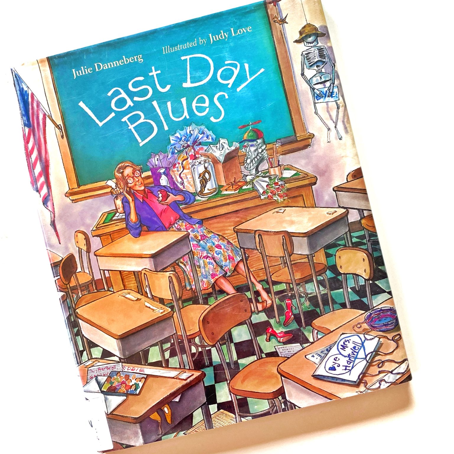 The BEST End of the Year Read Alouds for Teachers - Glitter in Third